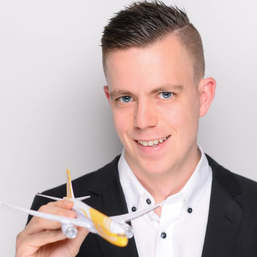 Christian Nowak - Senior Manager Royalty Reporting & Controlling - BMG ...