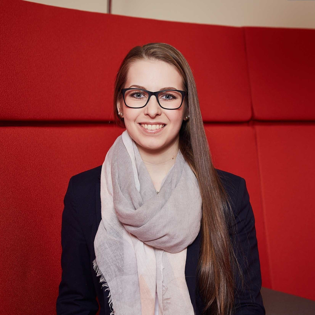 Anna Barth - Assistentin der Institutsleitung - Fraunhofer-Institut für ...