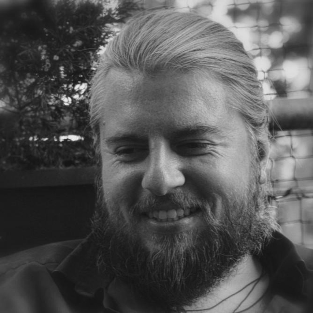 Tim Schliephake - Leitung Fertigungszentrum/ Produktion - NÜTHEN ...