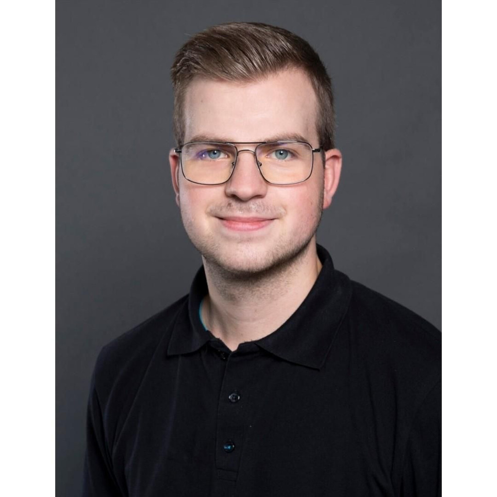 Luca Bernatzki - Kaufmännischer Auszubildender - Mercedes-Benz Neuhaus ...