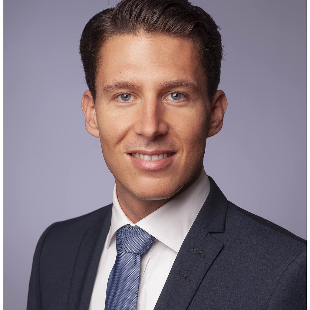 Matthias Niedermeier - Digitales Management M.A. - Hochschule Fresenius ...