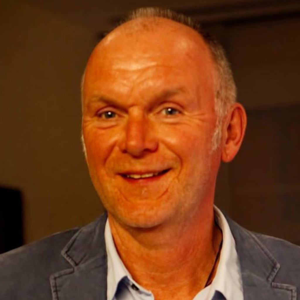 Julia Althoff's Instagram, Twitter & Facebook on IDCrawl