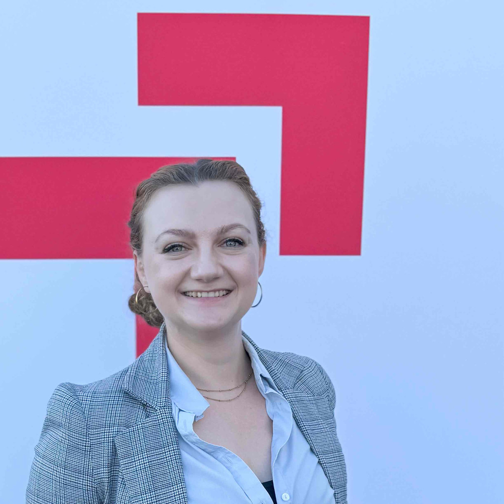 Anna Maurer - Teamleiterin Lieferantenmanagement - HIL ...