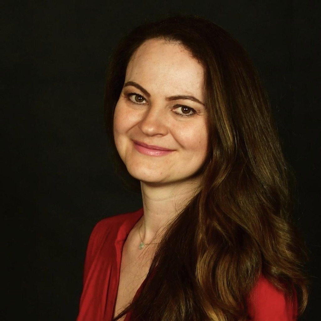 Anna Martini's Instagram, Twitter & Facebook on IDCrawl