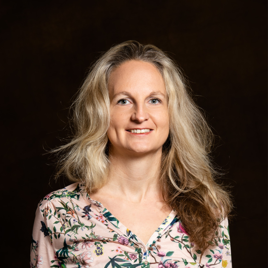 Mag. Sarah Iris Mang - Art - Akademie der bildenden Künste Wien und ...