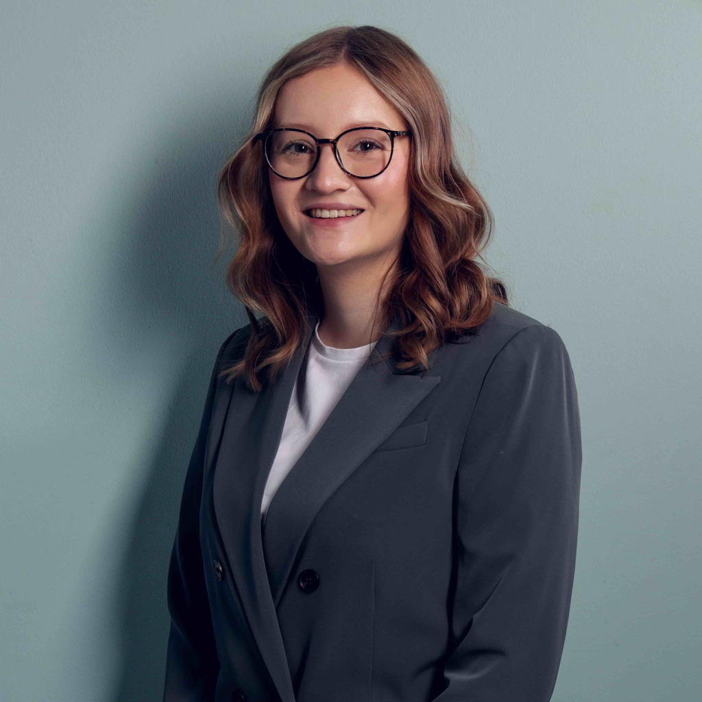 Marie Müller - Kaufmännische Mitarbeiterin - FOM Hochschule für ...