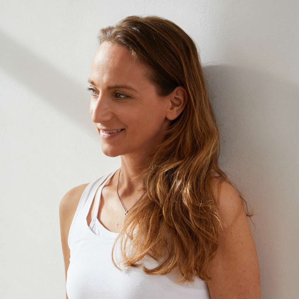 Angela Sauer - Trainerin - Pilates & Yoga Studio 1 - L&B ...