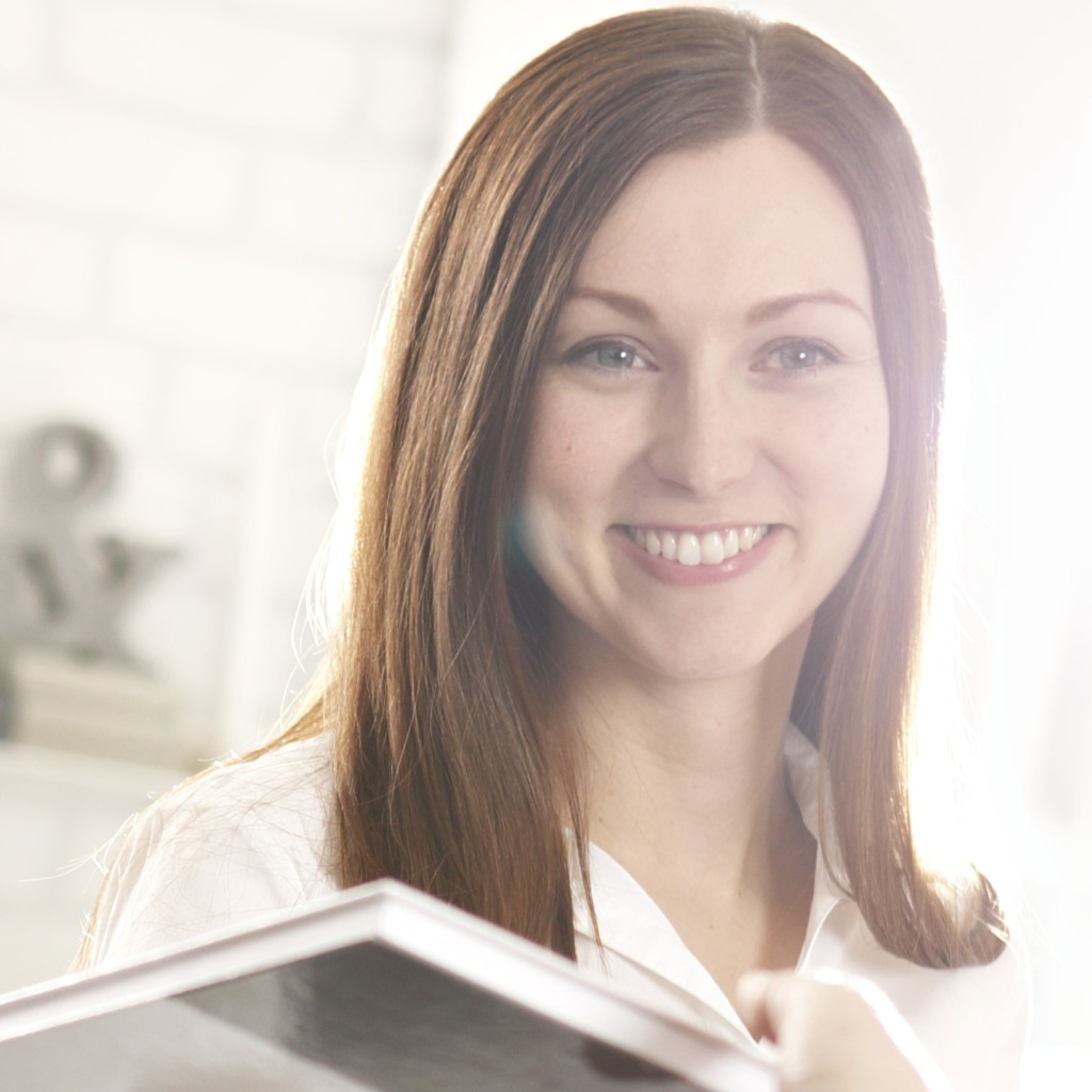 Laura Styles's Instagram, Twitter & Facebook on IDCrawl