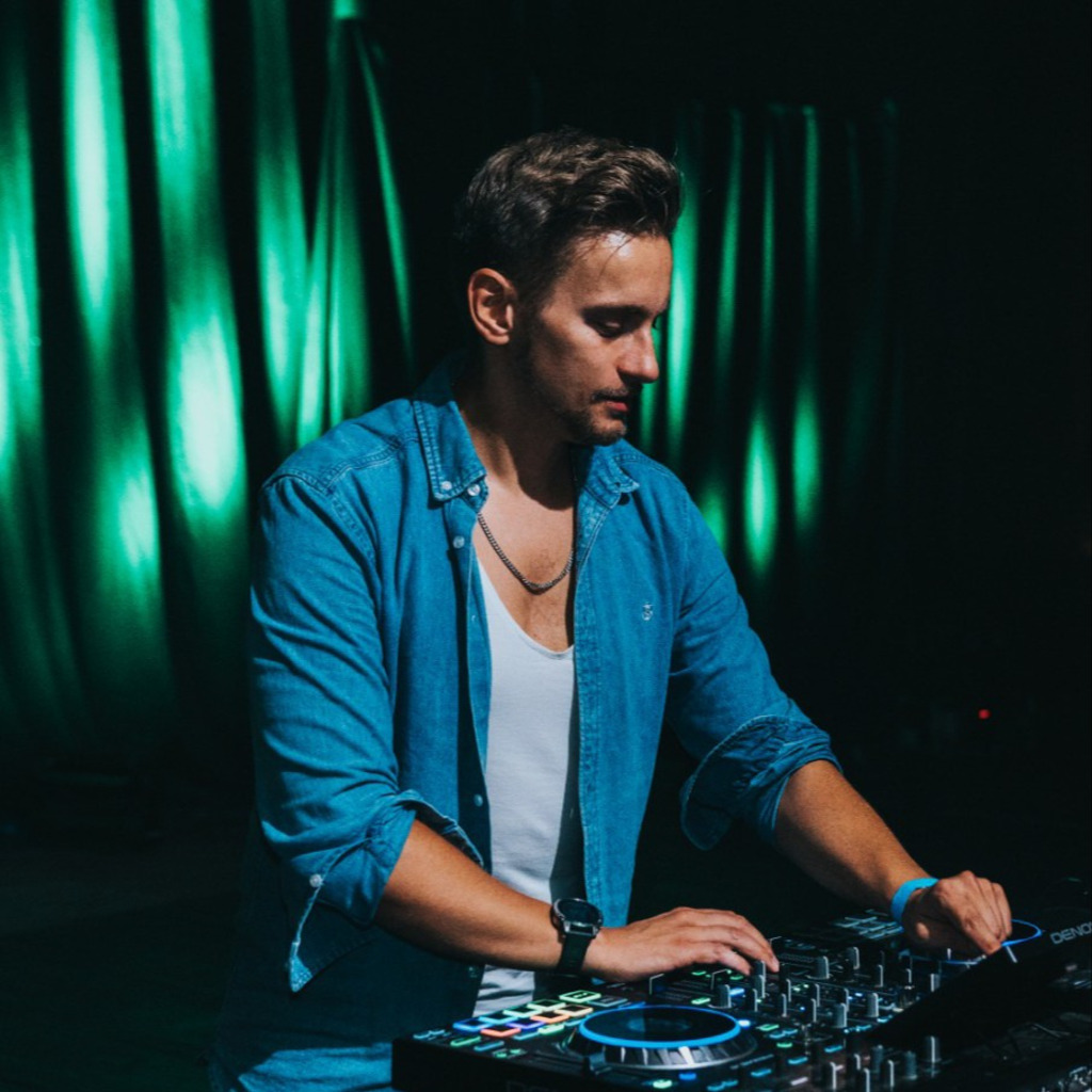 Robin Kolb - Geschäftsführer - The Agency | XING