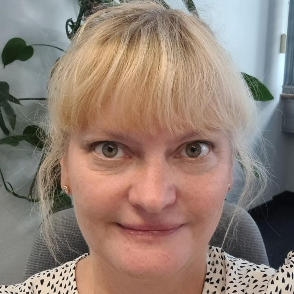 Anna Rosa Reuss - Content Manager/Service Owner - HUK-Coburg Assistance ...