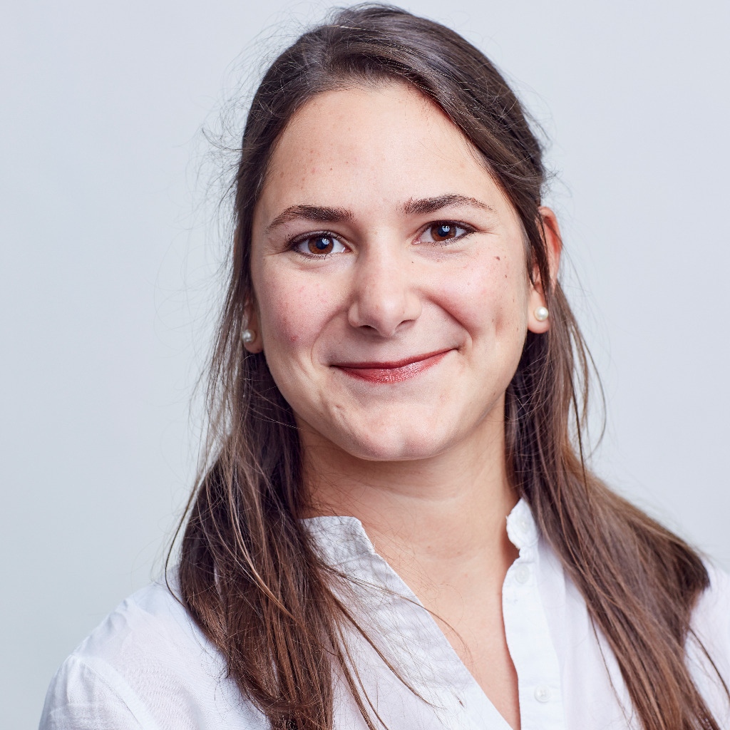 Gina Russo - Business Administration - FOM Hochschule für Oekonomie ...