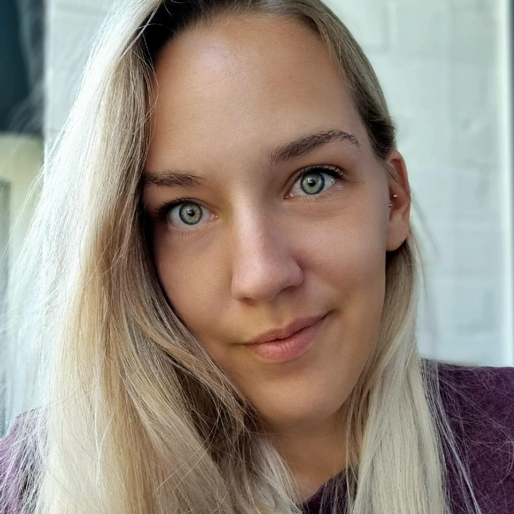 Marie-Christin Cox - Augenoptikerin - Apollo-Optik | XING