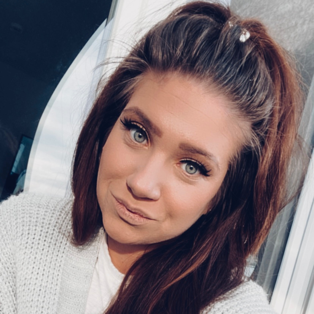 Laura Zander's Instagram, Twitter & Facebook on IDCrawl