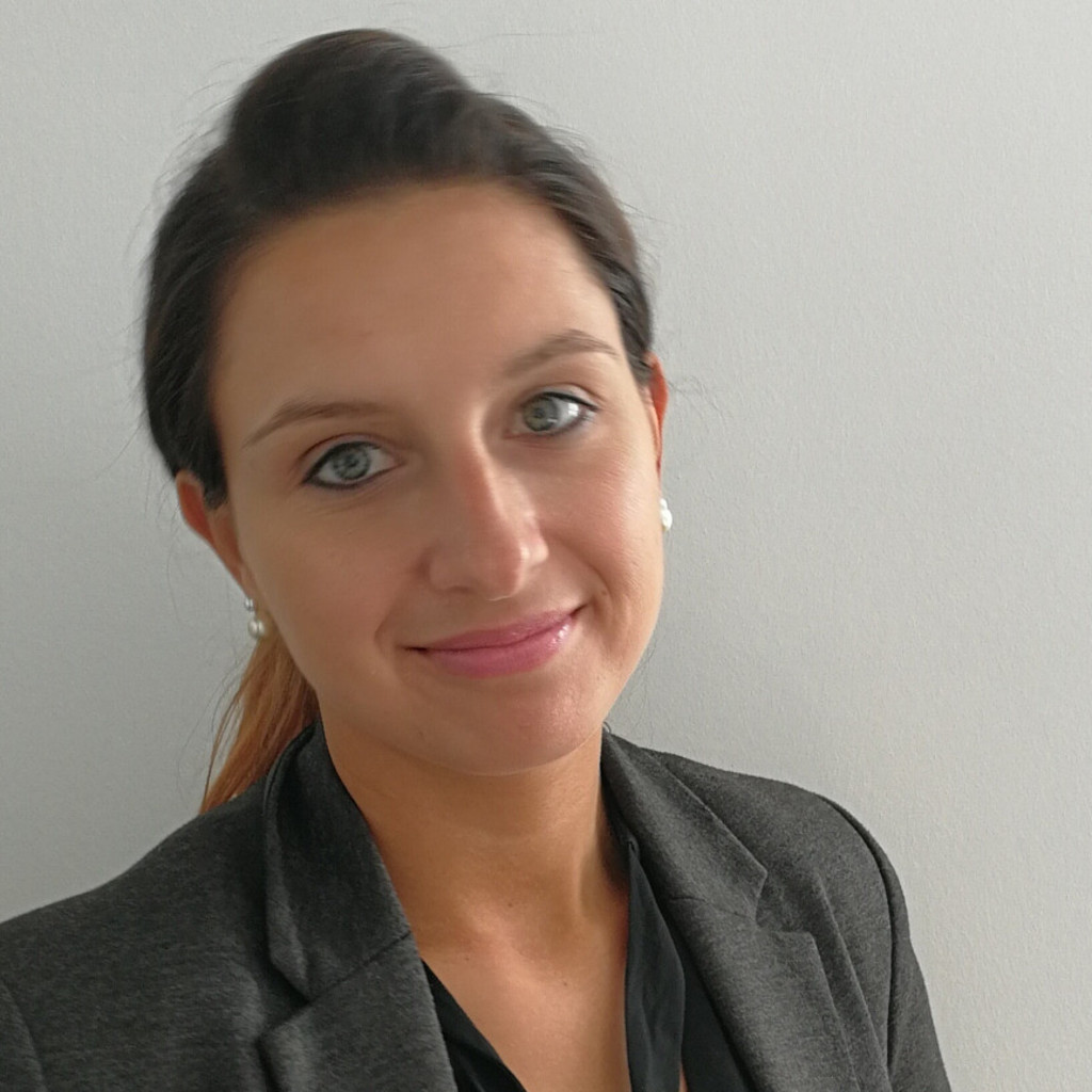 Ramona Smith - Betreuerin Private Banking - Volksbank in Ostwestfalen ...