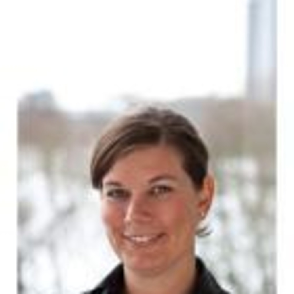 Simone Fischer - Vollzeit Mama - Mom of two | XING