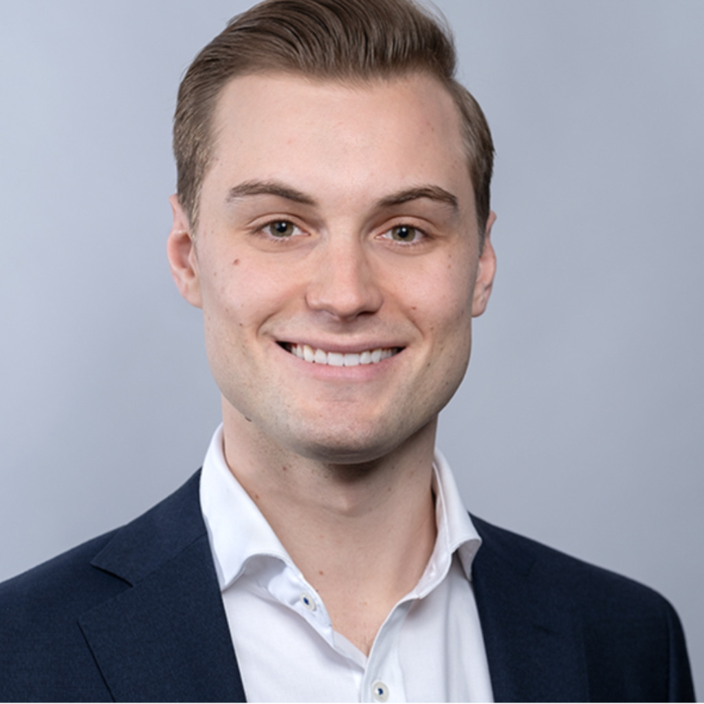 Christopher Young - Senior Associate - External Audit - KPMG AG ...