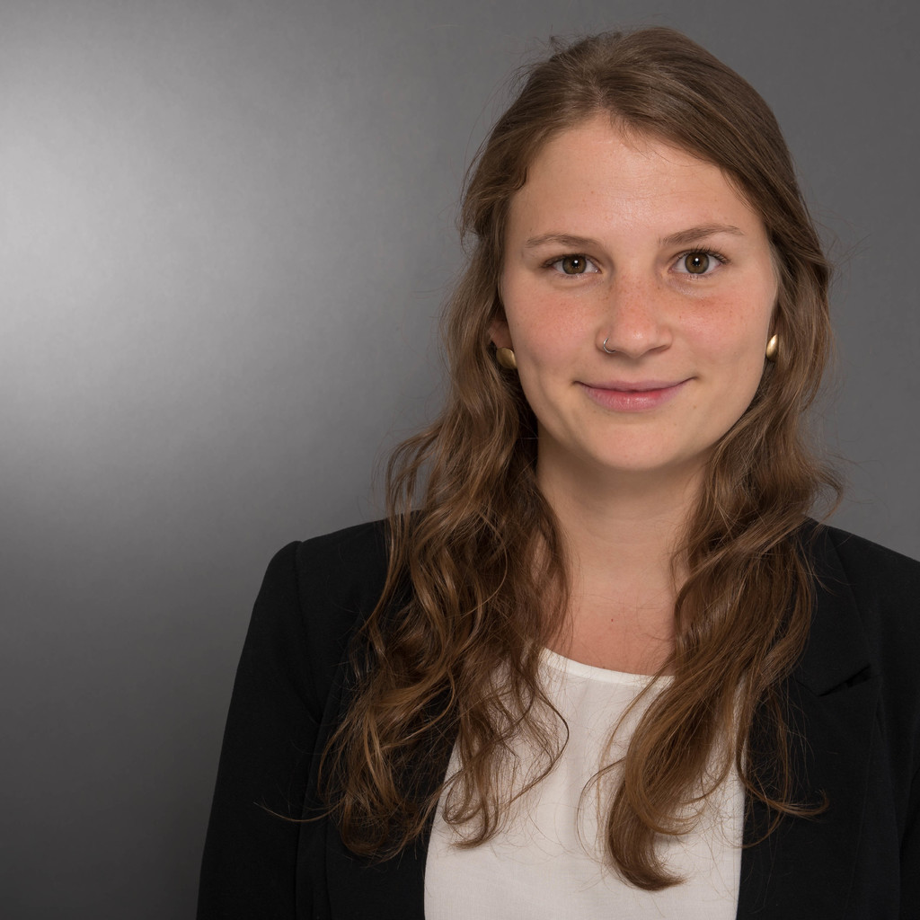 Michaela Steger - Senior Produktmanagerin digitale Arbeitsverfahren KiN ...