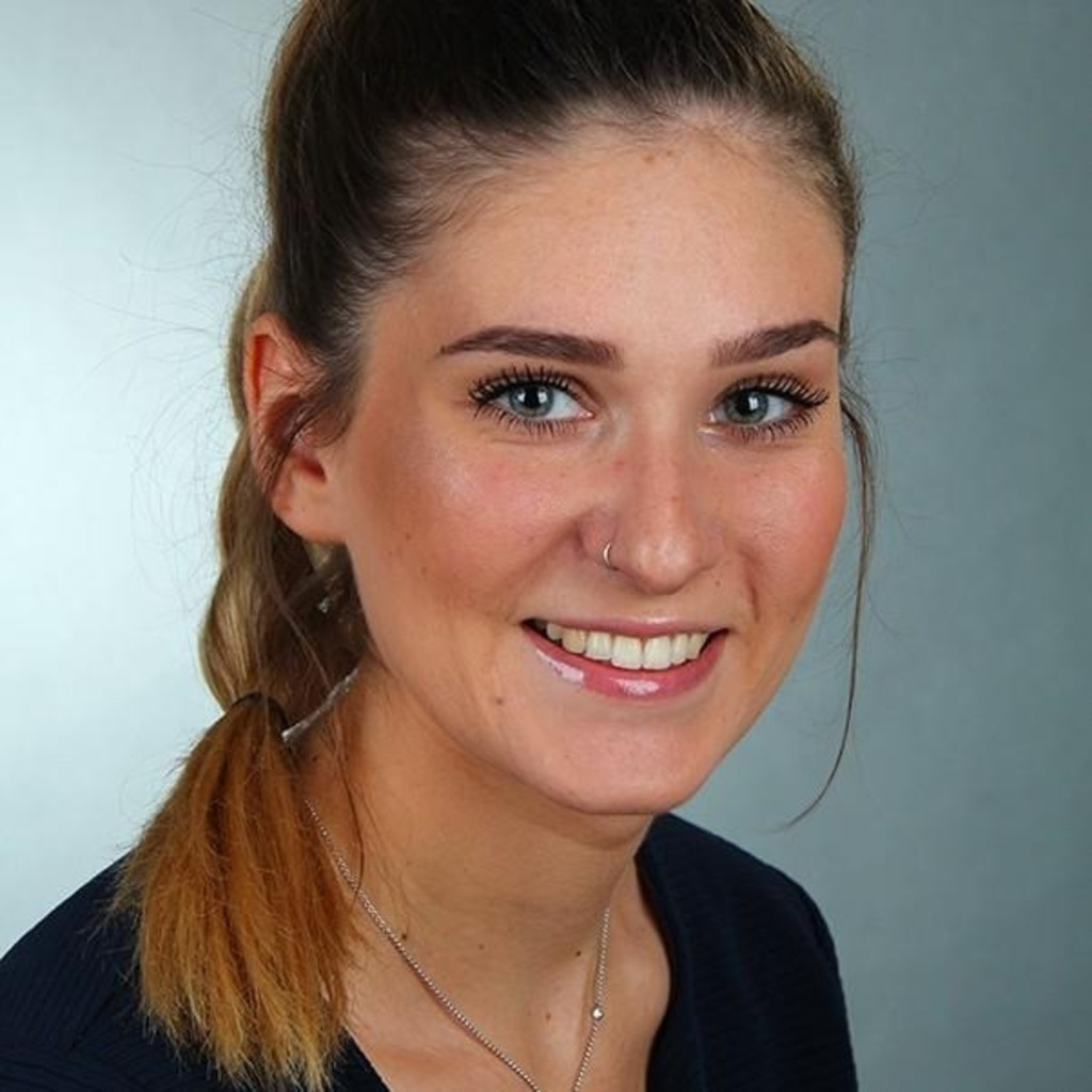 Kelly Royer - Empfangsmitarbeiterin/Servicedisponentin im Service ...