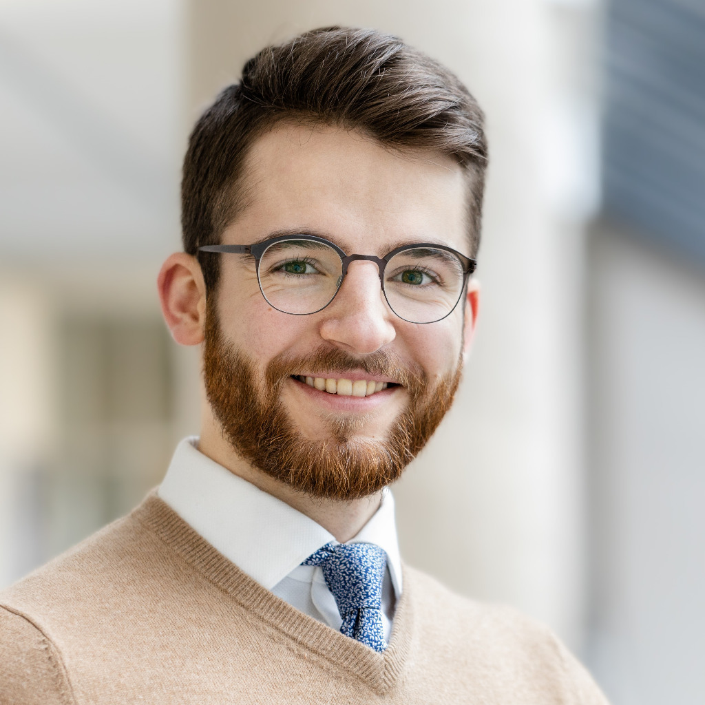 Chris Robért Lange - Geschäftsführer - Coments Holding GmbH | XING