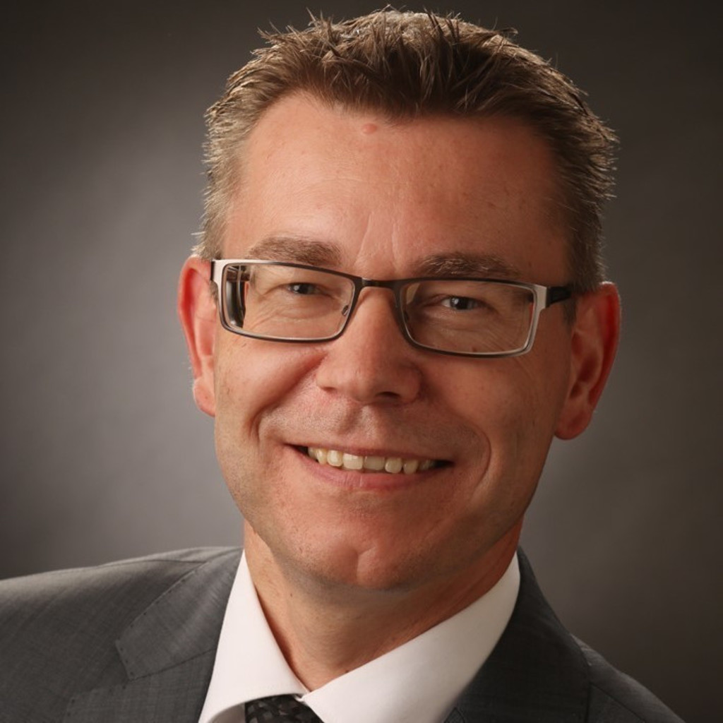 Alexander Ebert - Leiter Controlling - Müller Holding Ltd. & Co. KG | XING