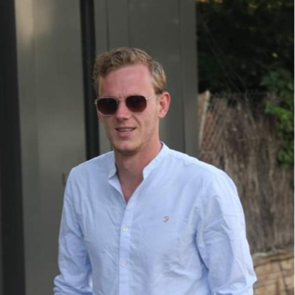 tim schilling - Account manager - Van der Valk solar systems | XING