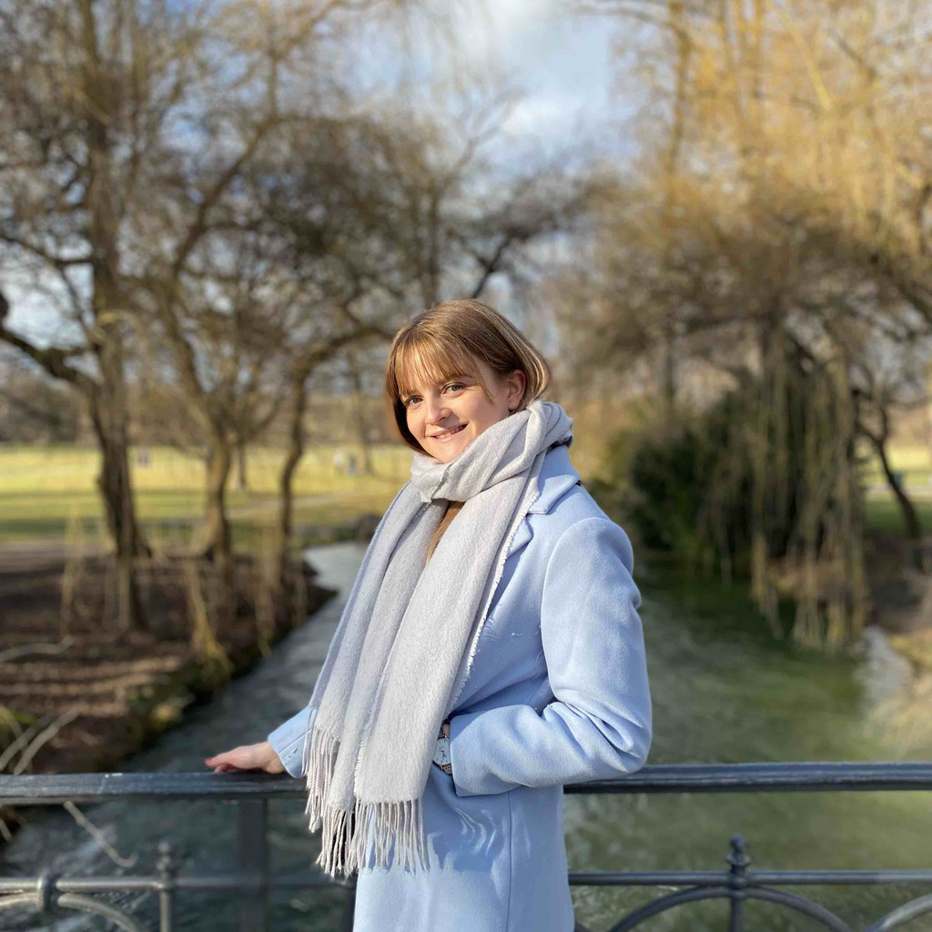 Julia Abmayr: Ausbildung und Berufserfahrung | XING