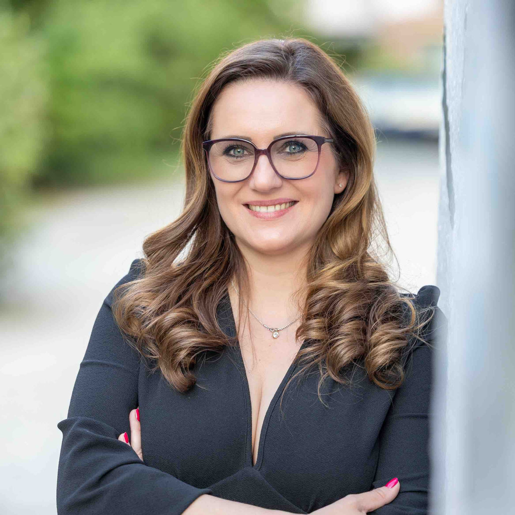 Katrin Achenbach - Mitglied der Geschäftsleitung - Achenbach ...