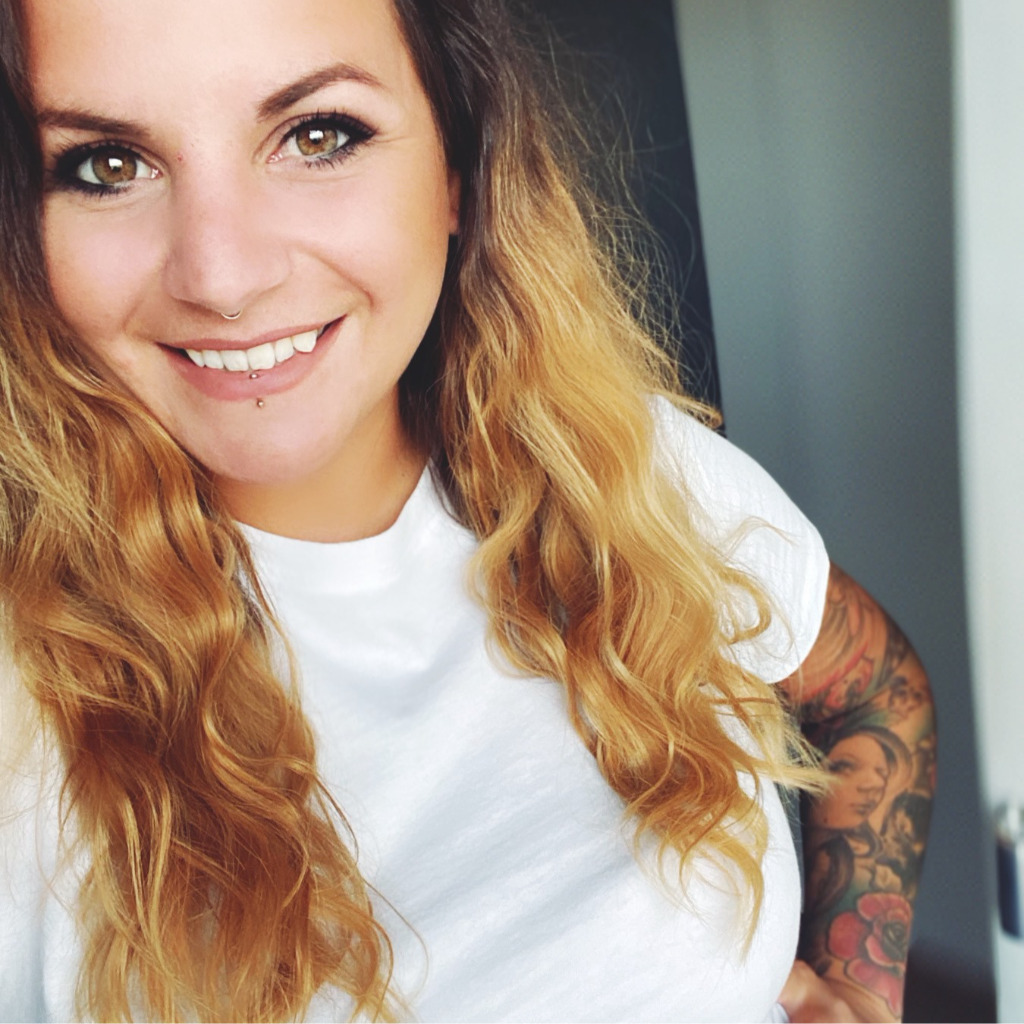 Sabrina Schneider's Instagram, Twitter & Facebook on IDCrawl