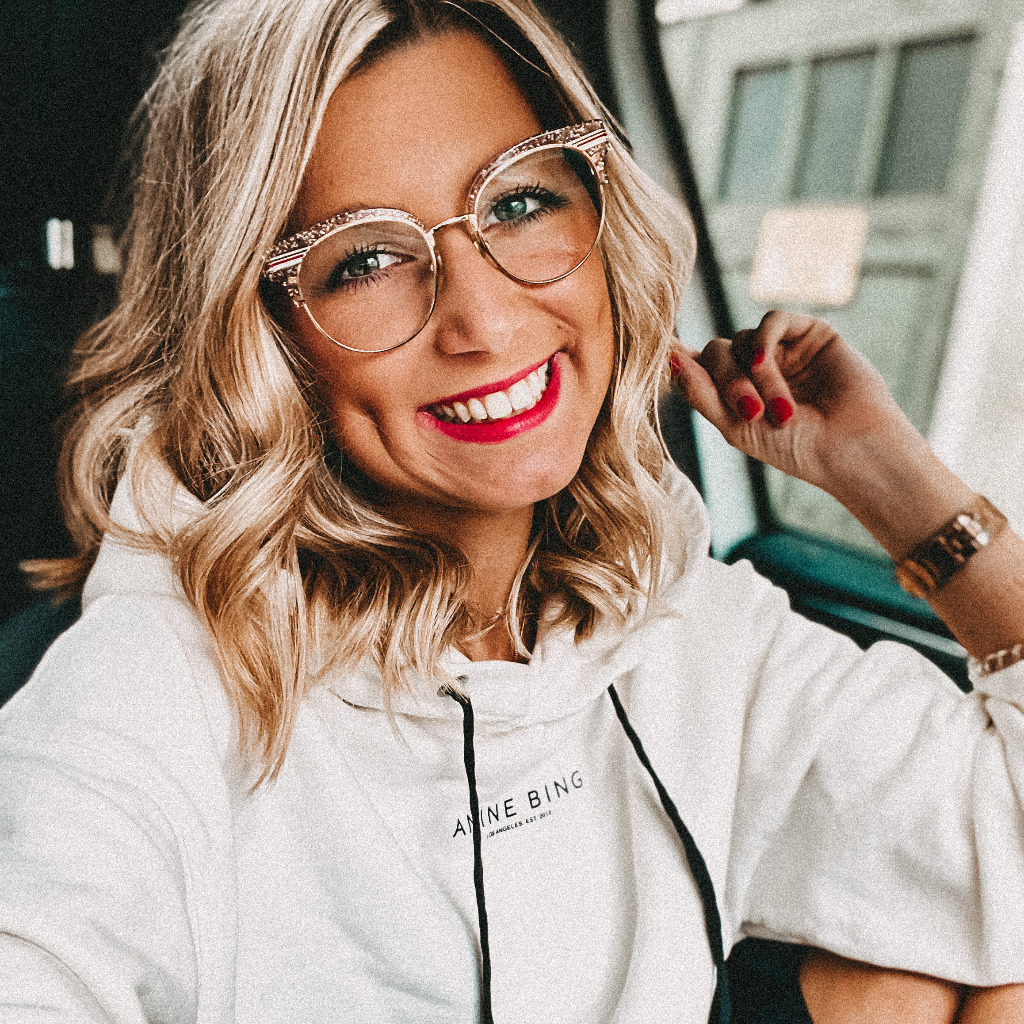 Jacqueline Herrmann - Social Media Managerin - inMind Social Media ...