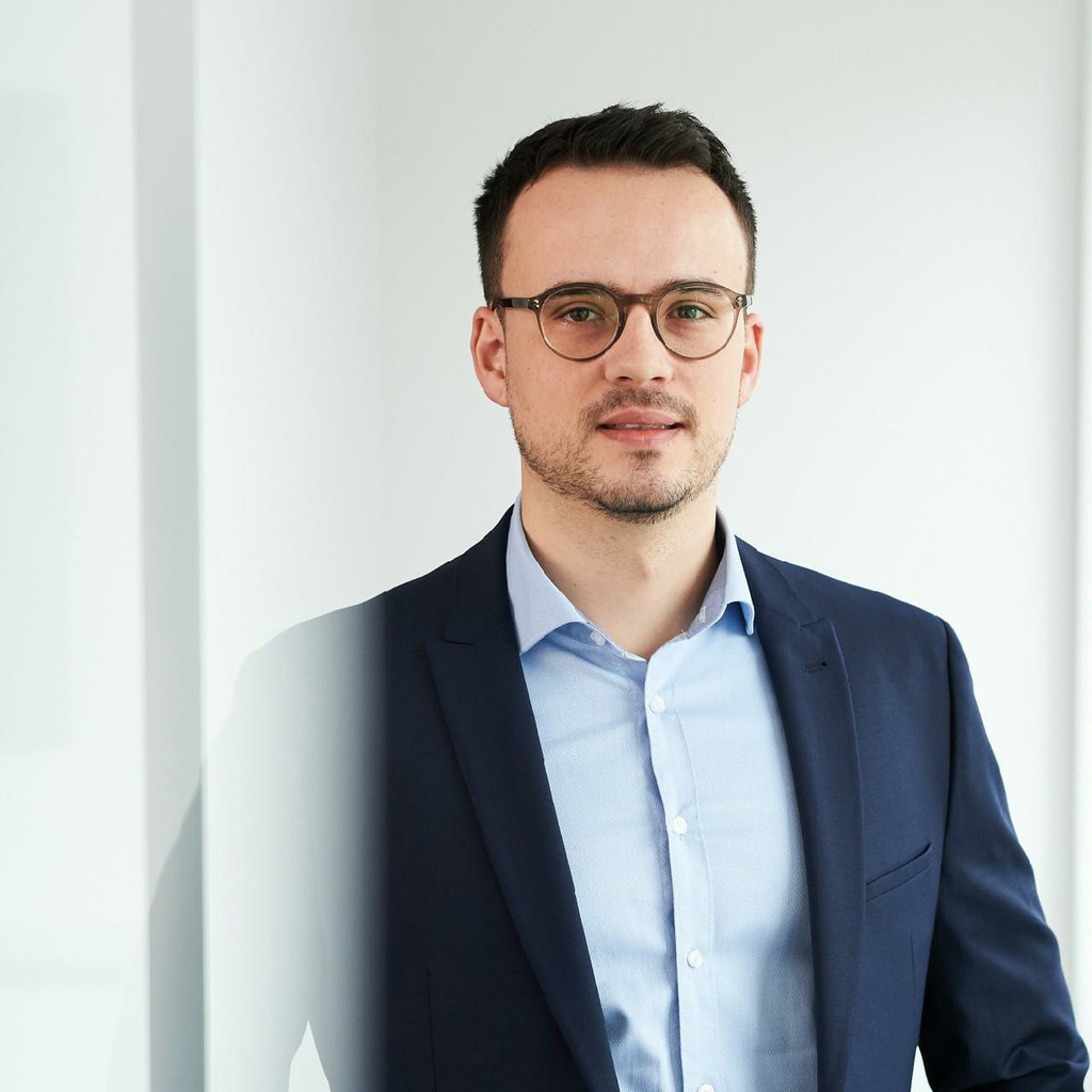Robin Hagenmüller - Associate - Finsbury Glover Hering | XING