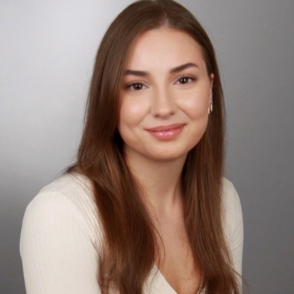 Nina Rösner - Active Sourcing Specialist - Hays | XING