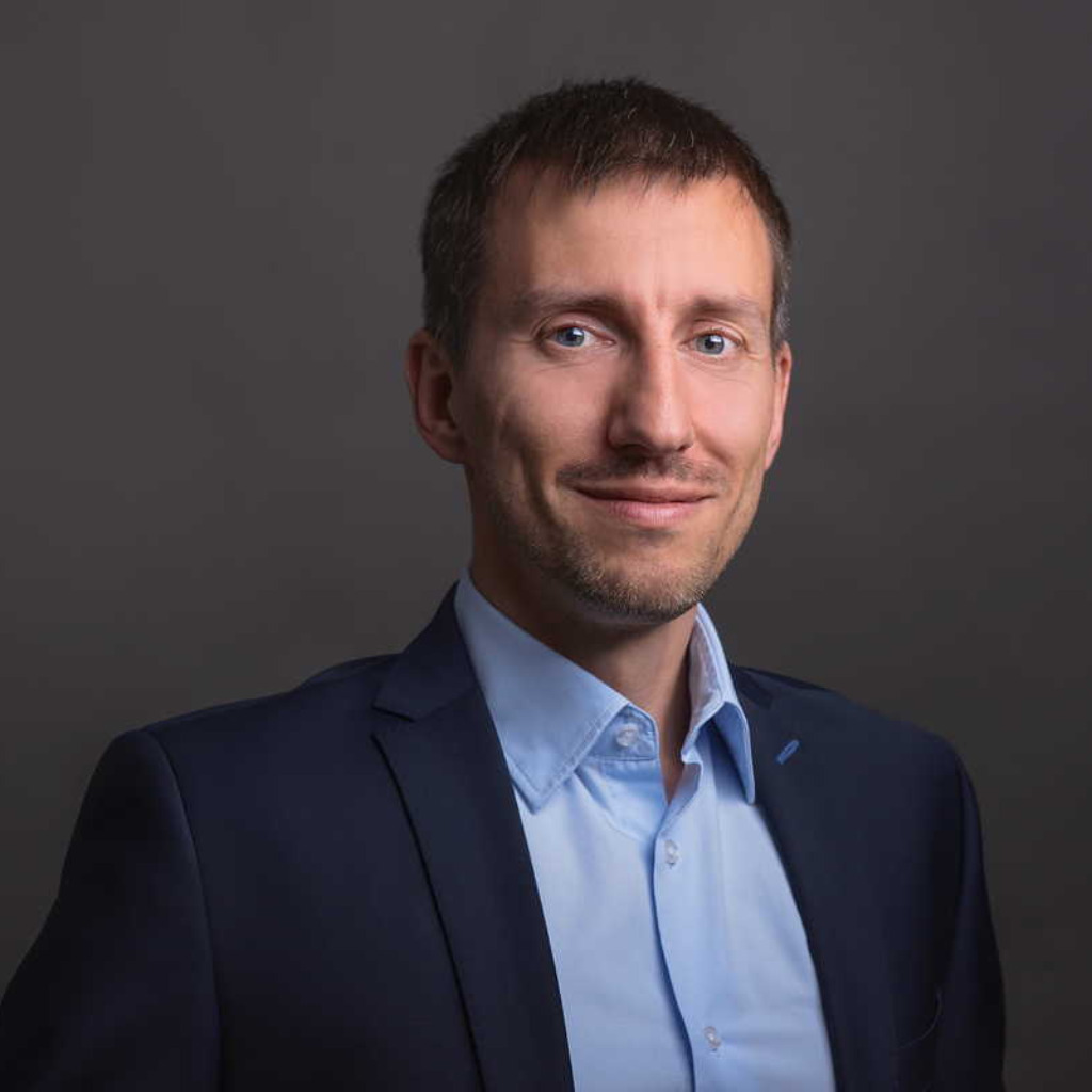 Benjamin Lau - IT Application Manager Microsoft Dynamics 365 for ...