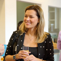 Sandra Berger - Leiterin Logistik und Materialwirtschaft mit ...