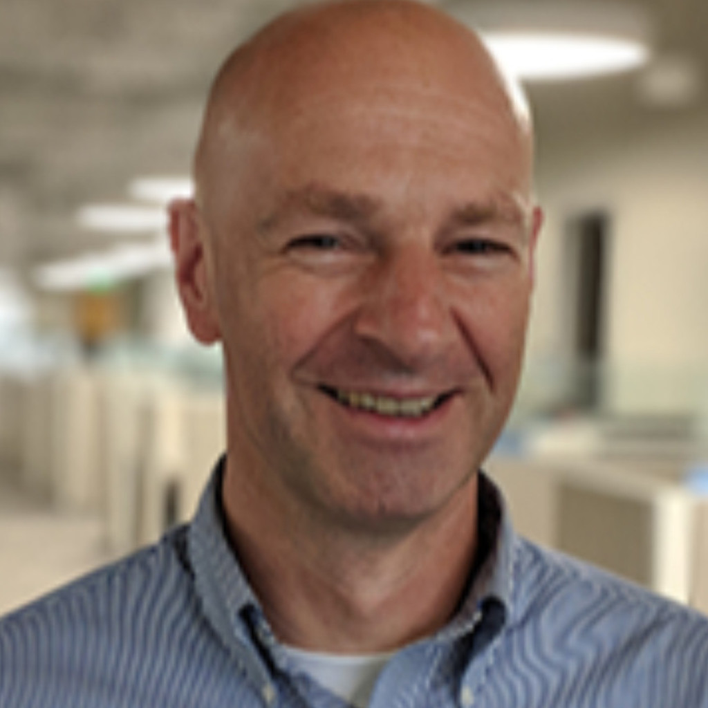 Christoph Puetz - Senior IT Manager Global Help Desk Services - GW ...