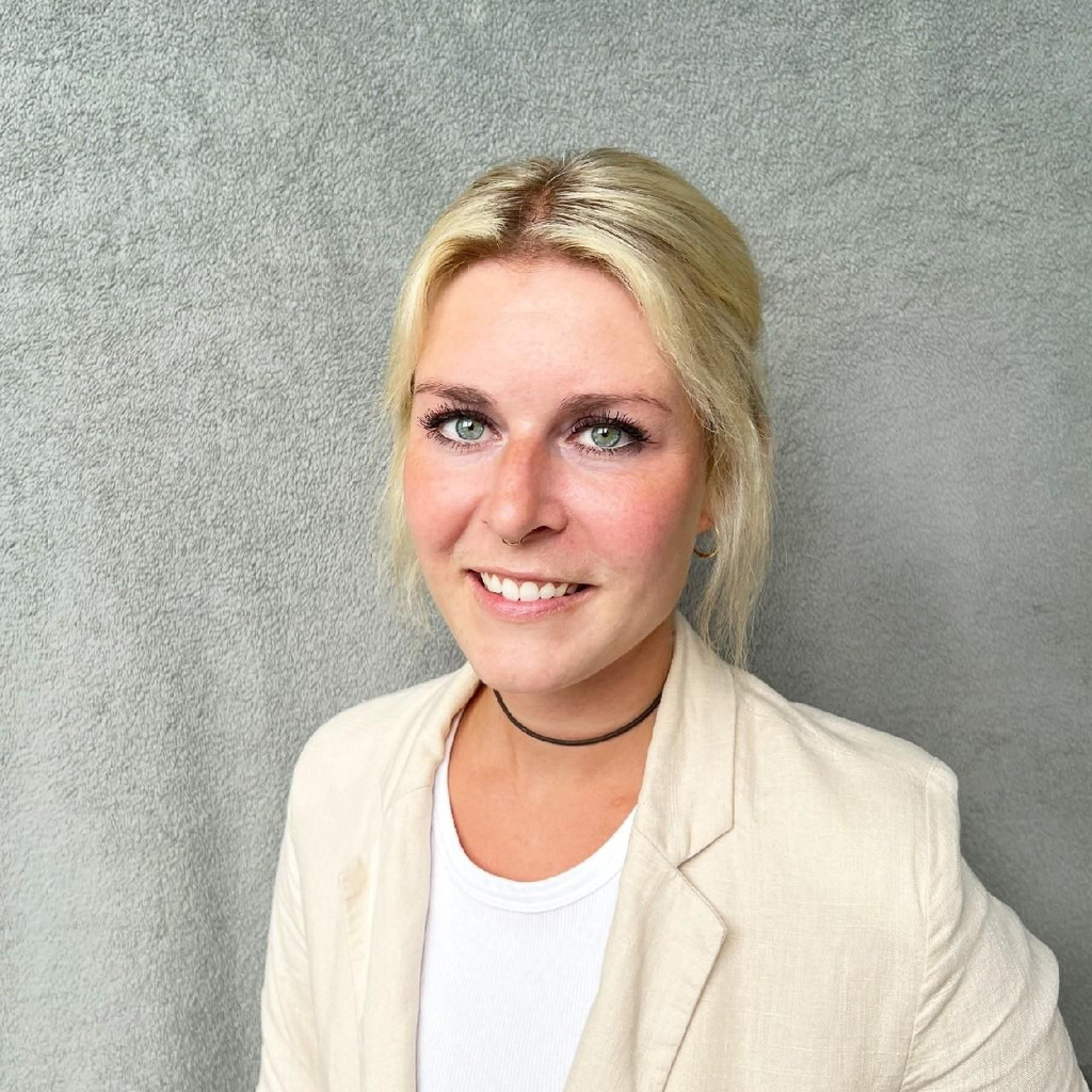 Ninja Aileen Pretel - NC/CAPA Specialist - Stryker Trauma | XING