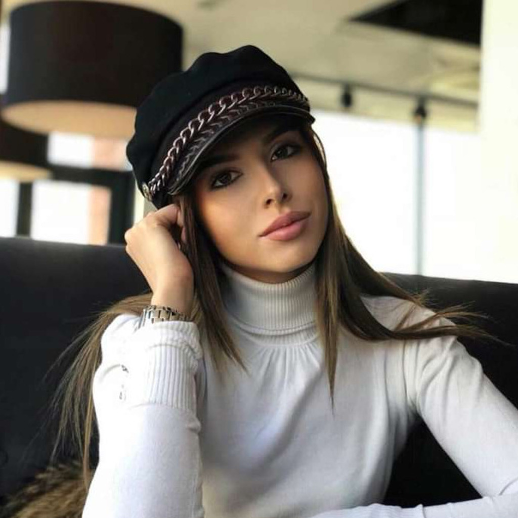 Caroline John - Marketing Executive - Giftflys | XING