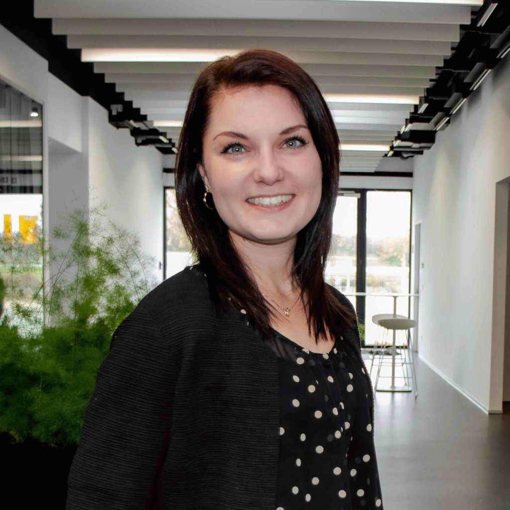 Maria Baier - Assistentin der technischen Geschäftsleitung - SÜLZLE ...