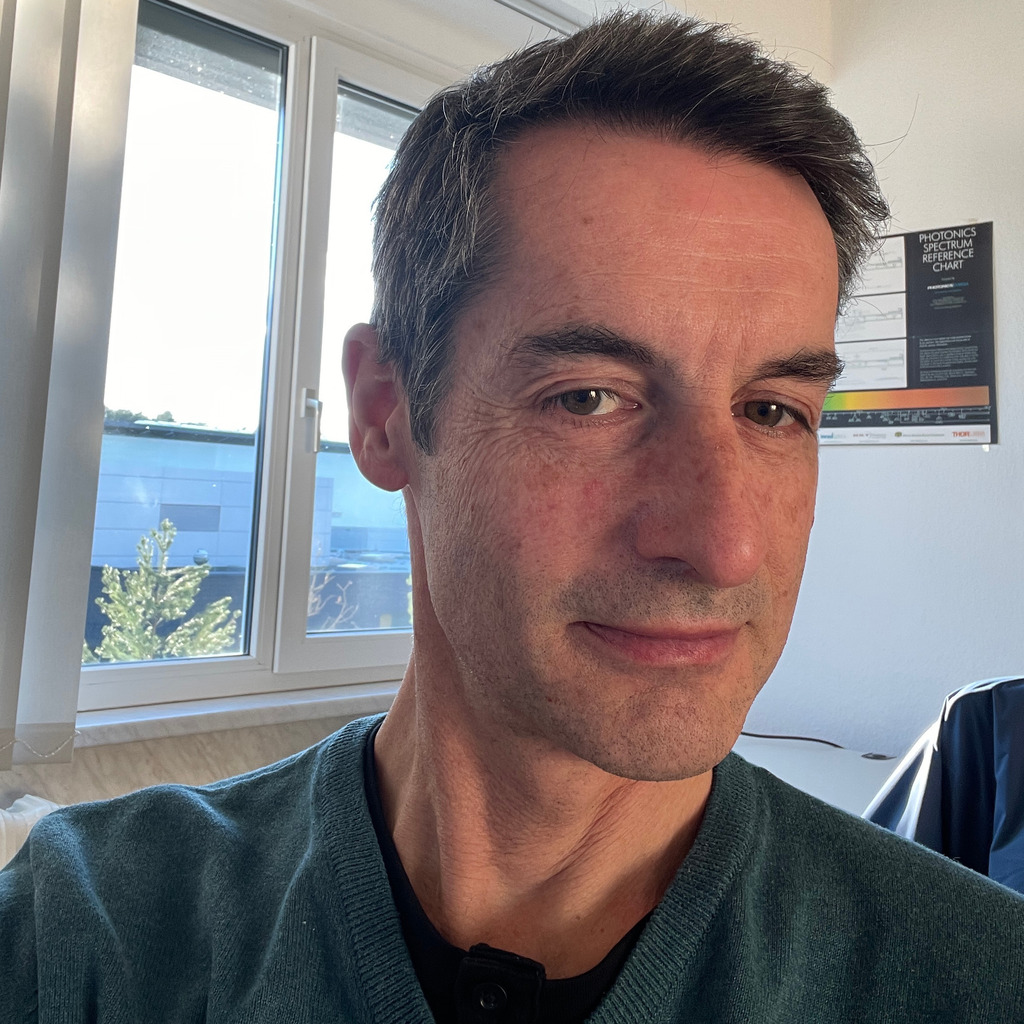 Dr. Christof Schneider - Accelerators and particle physicists ...