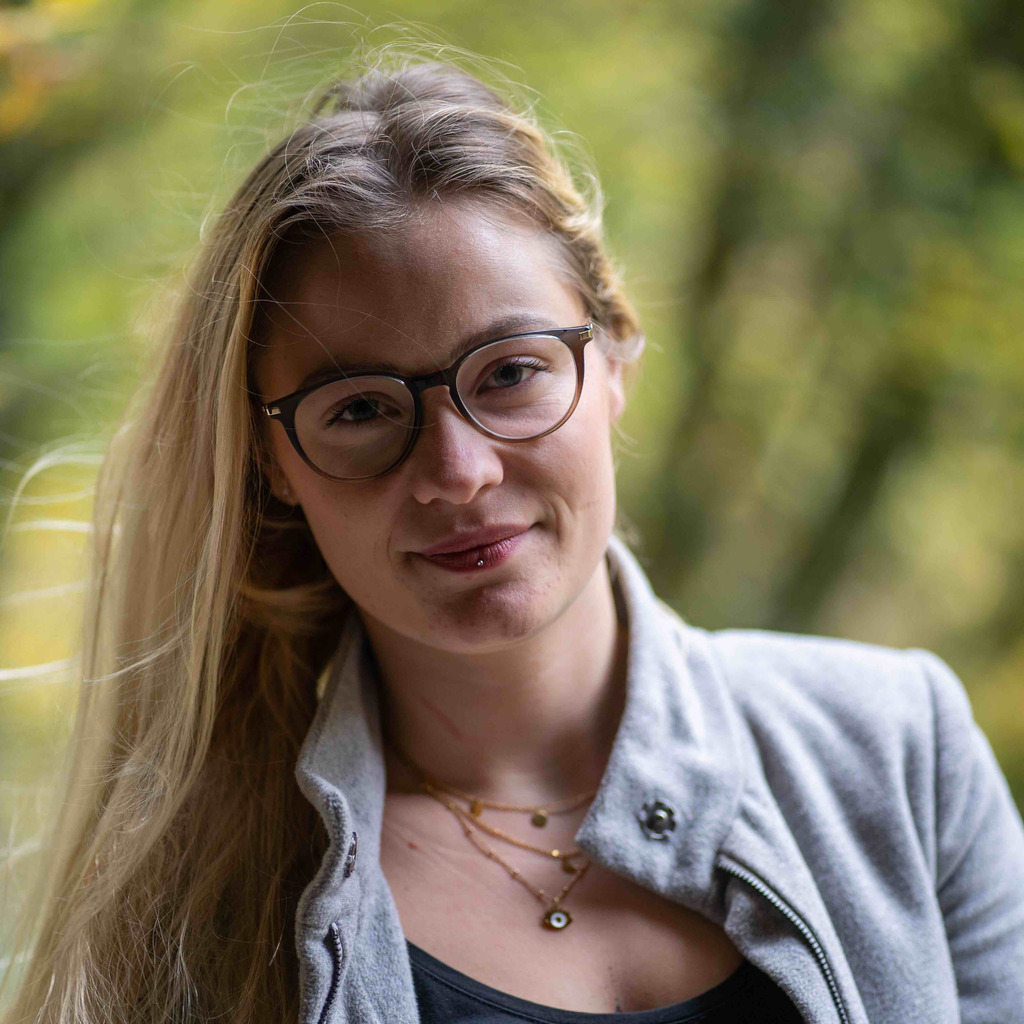 Lara Hall - Fachexperte Risikoprüfung - HDI Lebensversicherung AG | XING