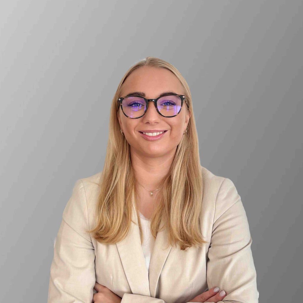 Emily Mass - Kauffrau für Versicherungen und Finanzen im Vertrieb - Debeka V.v.a.G. | XING