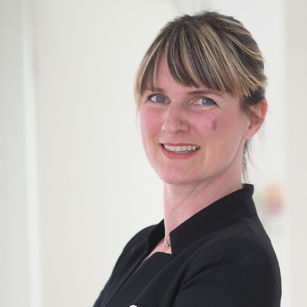 Alexandra Retzlaff - Buchbar bei XING Coaches + Trainer | XING