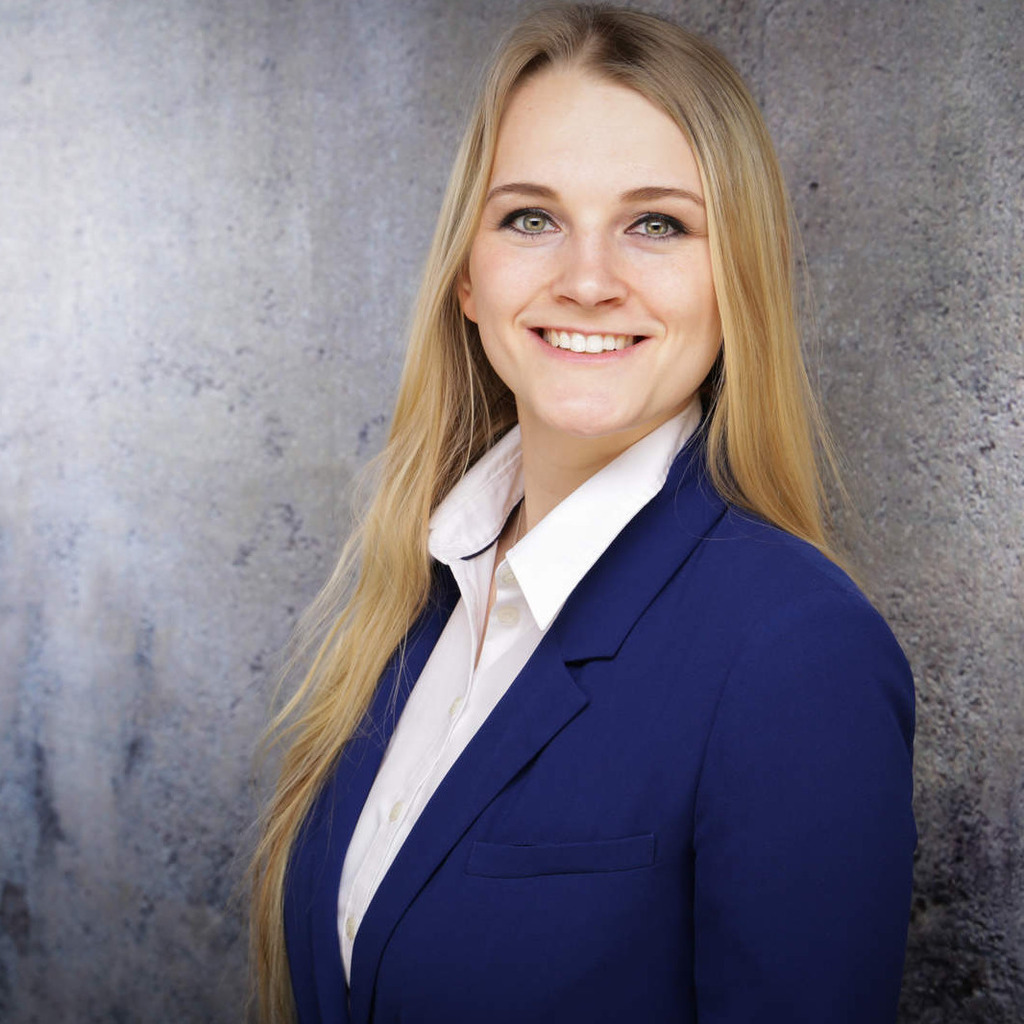 Jennifer Nina Rubal - Assistentin Customer Service - Porsche Zentrum ...