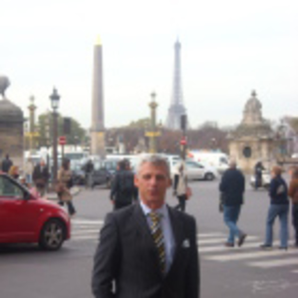 Thomas Peschko - VP business development - celebrities entertainment | XING