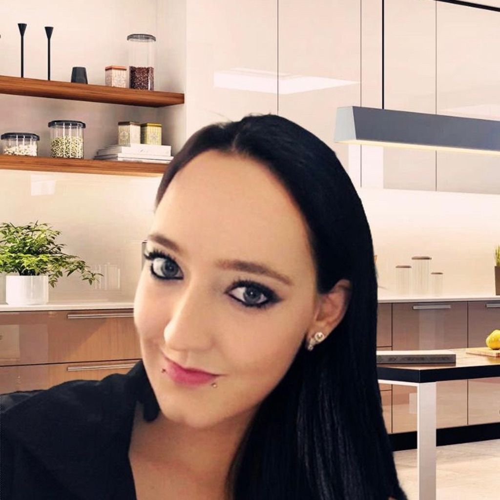 Anja Grebe - DA Trainerin - Amazon | XING