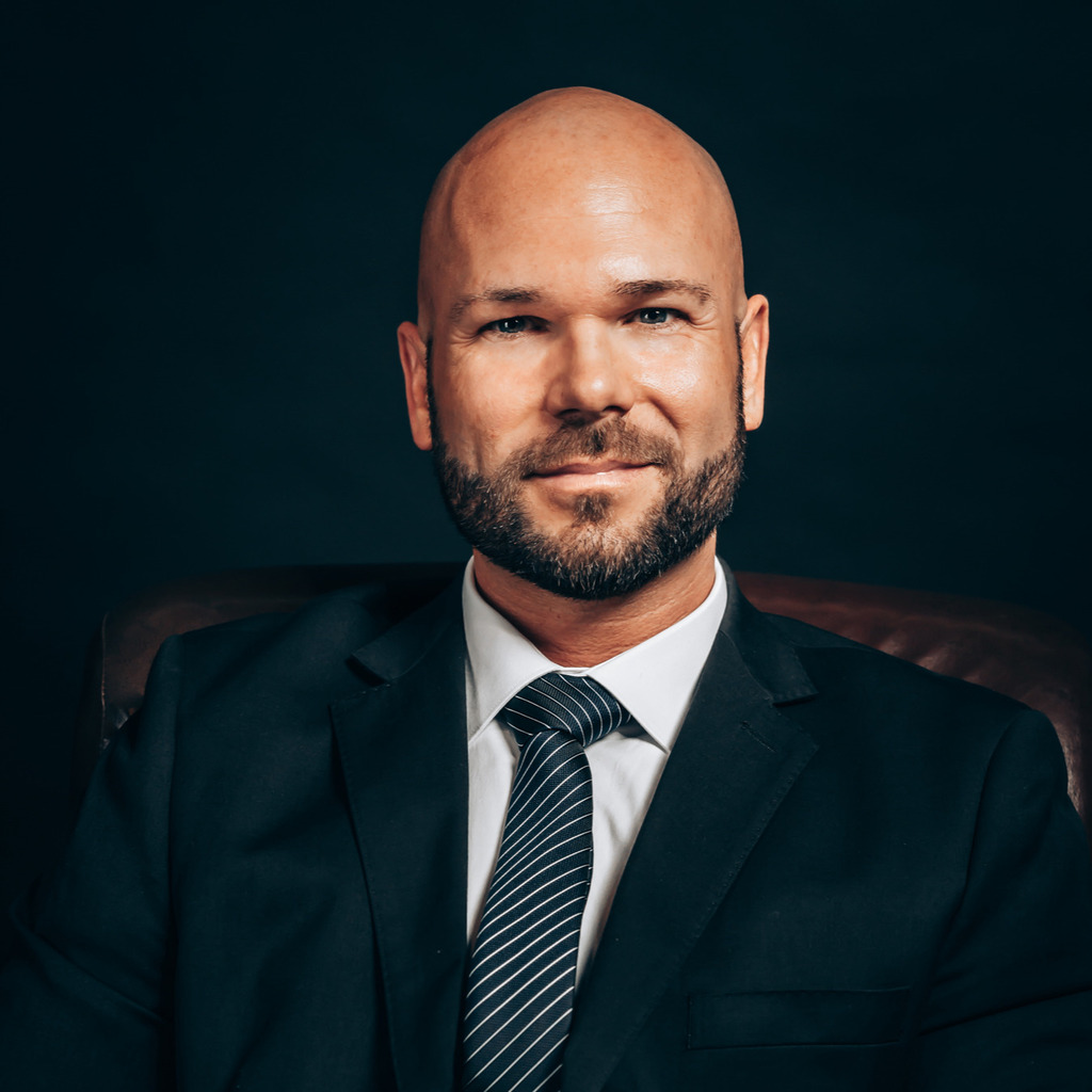 David Engländer - Chief Executive Officer (CEO) - König-Panel Kft. | XING