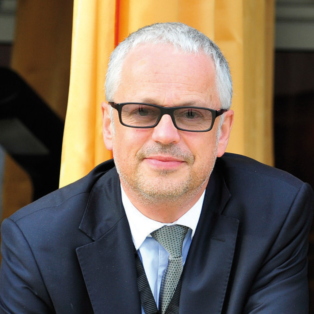 Axel F. Gasser - Chief Marketing Officer (CMO) - Firmenname auf Anfrage ...