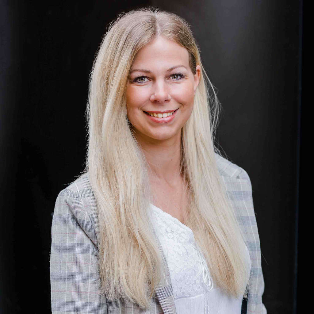 Carina Marx - Direktionsbeauftragte Privatkunden - Versicherungskammer ...