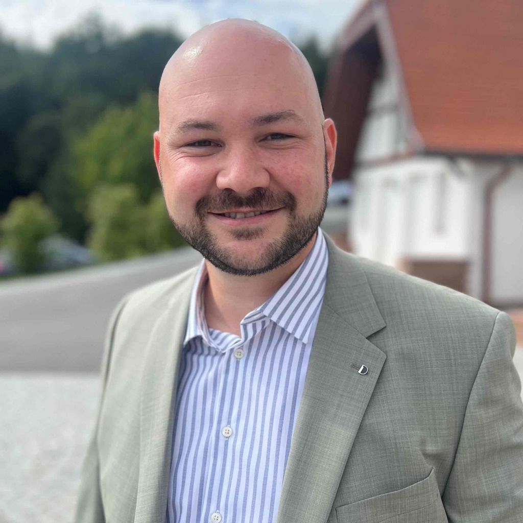 Benjamin Zahn - Kaufmann für Versicherungen und Finanzen - Debeka | XING