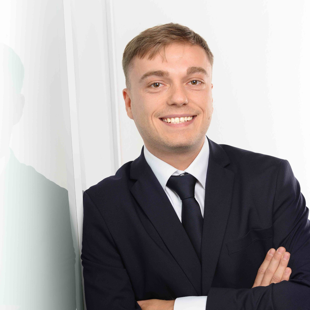 Lukas Albrecht - Rechtsanwalt - Pickartz Rechtsanwälte | XING