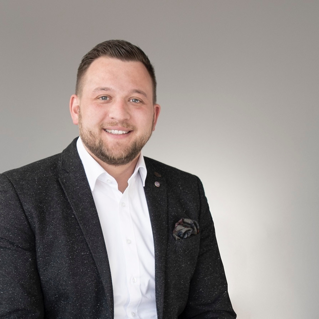 Tim Kießling - Legal Counsel - FNZ Bank | XING